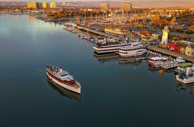 Marina del Rey Christmas Day Signature Dinner Cruise | City Experiences