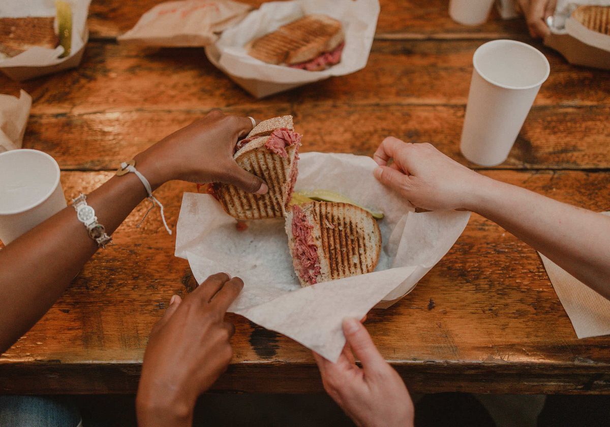 Tour Chicago for the Sights, The Great Foods, and Iconic Dishes | City ...