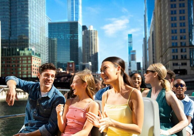 Seadog Cruises in Chicago - Exciting Speedboat Tours with City Cruises