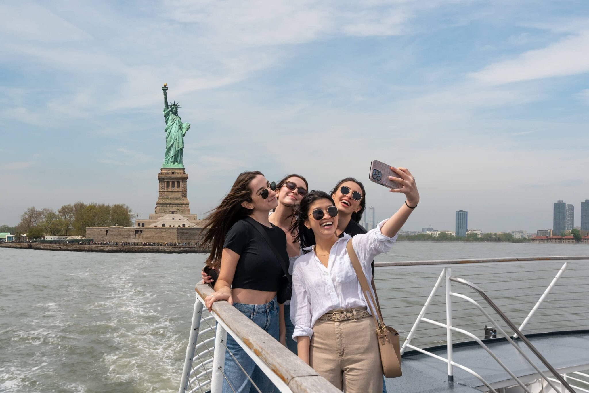 How to Host the Best Sweet Sixteen Birthday in New Jersey - City Cruises™